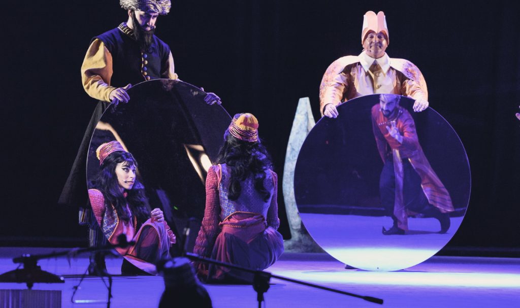 Spektakl teatralny "Baśń o pięknej Parysaǳie i o ptaku Bulbulezarze ...